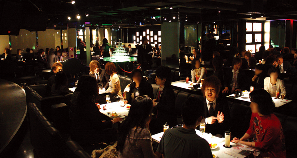 What’s It Like To Go To A Host Club? – Only In Japan